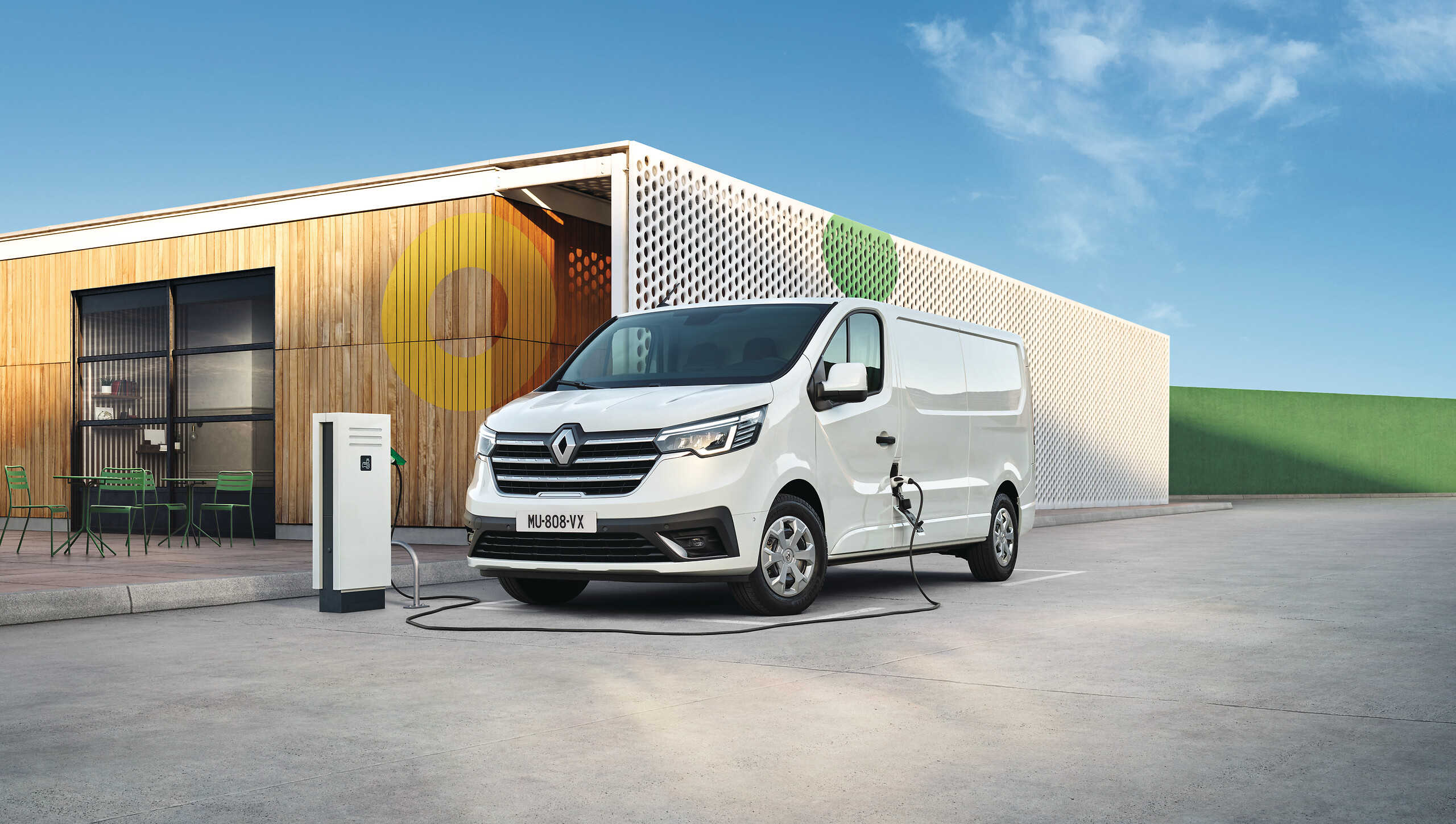 NOUVEAU RENAULT TRAFIC VAN E-TECH ELECTRIC VIENT COMPLÉTER LA GAMME ...
